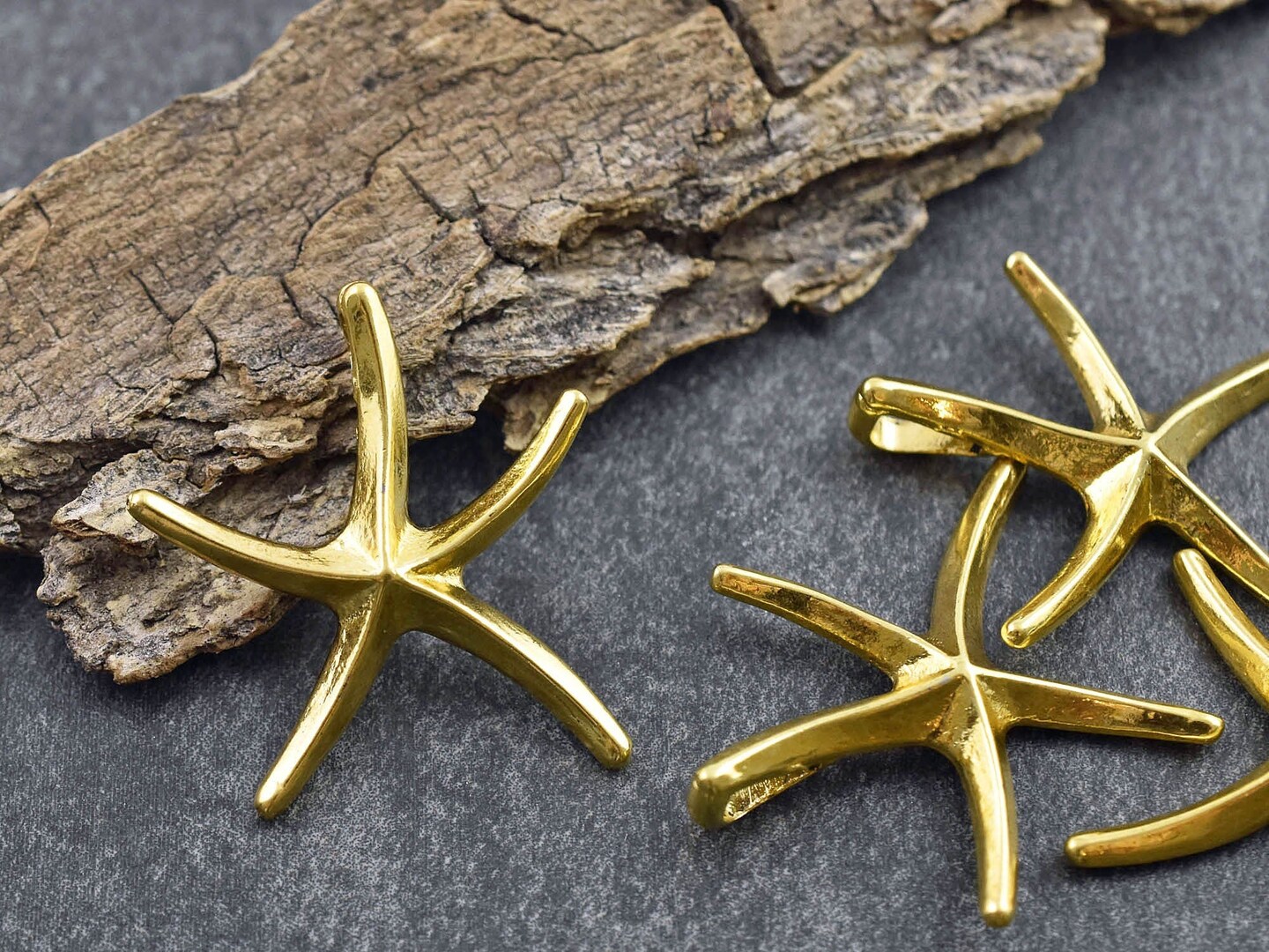 *5* 32x29mm Antique Gold Star Fish Pendants | Michaels