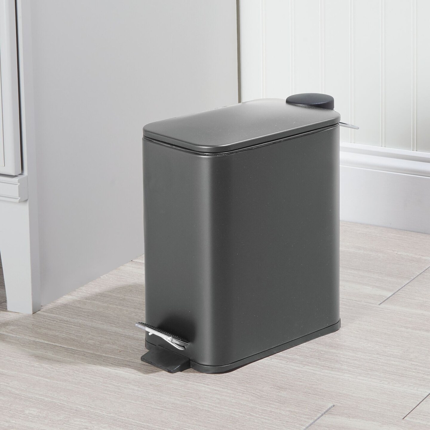 mDesign Slim Metal 1.3 Gallon Step Trash Can with Lid/Liner Bucket ...