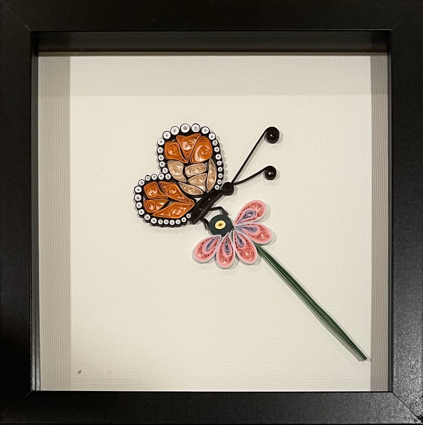 Quilled monarch butterfly on daisy | MakerPlace by Michaels