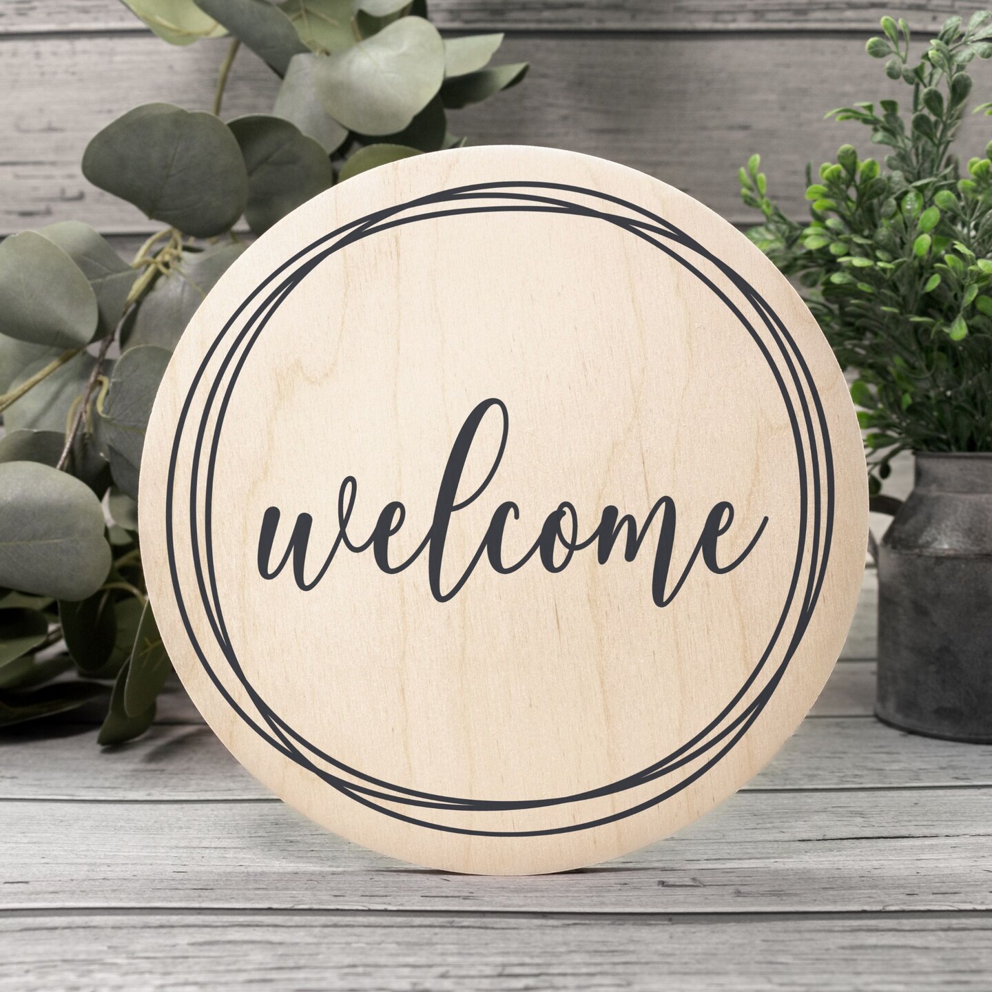 Round wooden welcome sign with circle border Circular bordered welcome ...