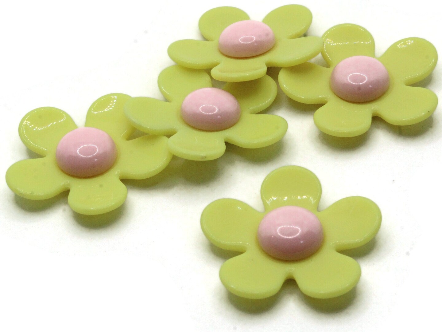5 36mm Yellow and Pink Daisy Large Plastic Flower Beads bI2 | Michaels