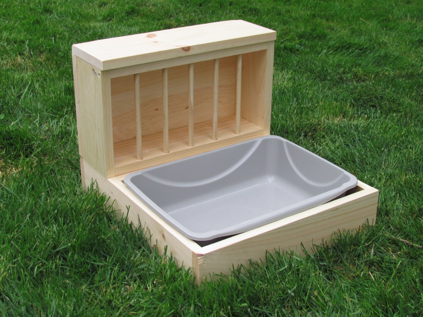 Small - Hop Box: Rabbit Bunny Hay Feeder and Litter Pan Combo ...