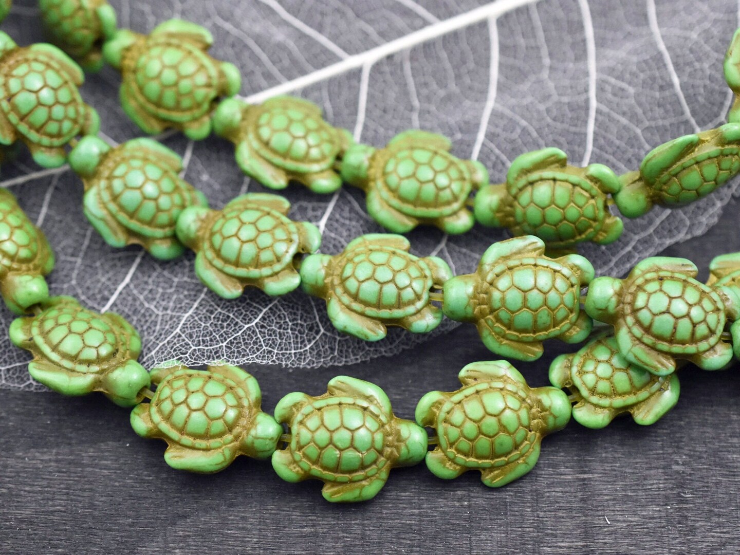 18x14x8mm Dyed Green Synthetic Turquoise Turtle Beads - 15" Strand ...
