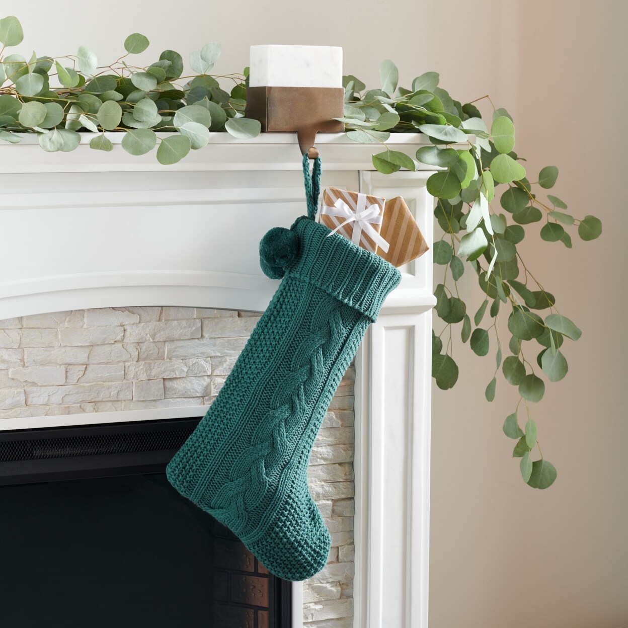 Safavieh Nutmeg Stocking Set of 2 Red / Green, Color: Red / Green, Size ...