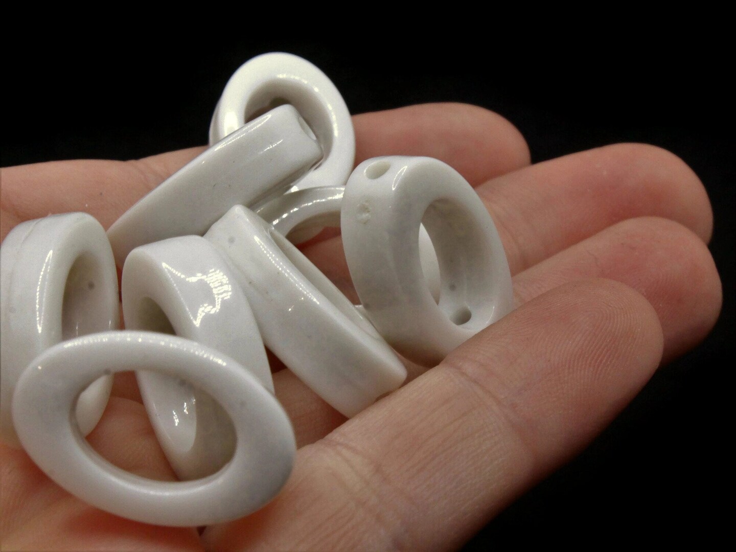 8 23mm White Plastic Oval Ring Beads - Oval Bead Frames | Michaels
