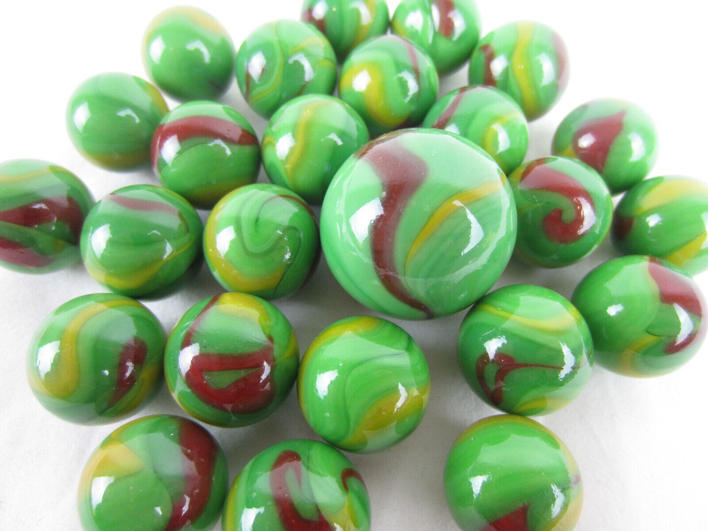 25 Glass Marbles DRAGON Green/Red/yellow game vtg style Shooter Taws ...