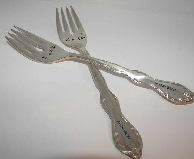 Mr.and Mrs vintage wedding cake fork set, personalized wedding forks ...