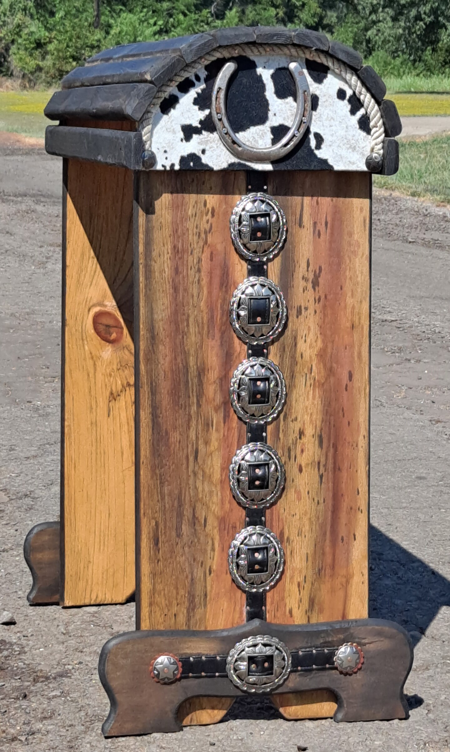 custom saddle stand. SILVER CONCHOS, saddle rack, western saddle ...