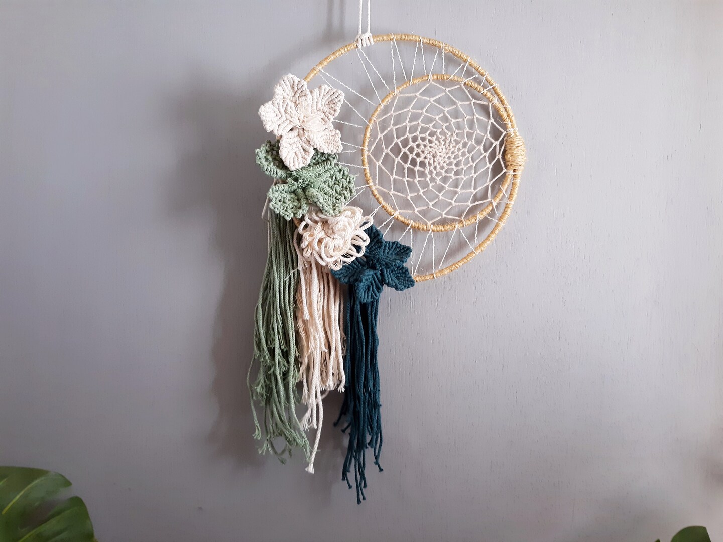 Macrame Flower Dream Catcher Wall Hanging for Bohemian Bedroom, Fiber ...