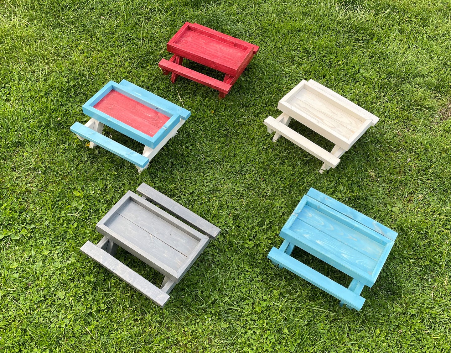 Chicknic , Chicken Mini Picnic Table for Feeding Chickens Squirrels ...