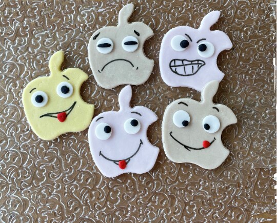 One dozen Apple "Facial Expression" cupcake toppers. Available as party ...