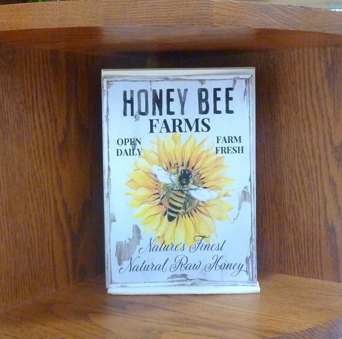 Bee shelf sitters, Wood Farmhouse signs | MakerPlace by Michaels