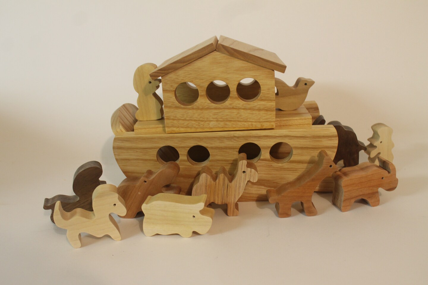 Noah's Ark with 9 pairs of animals, and a moving loading ramp ...