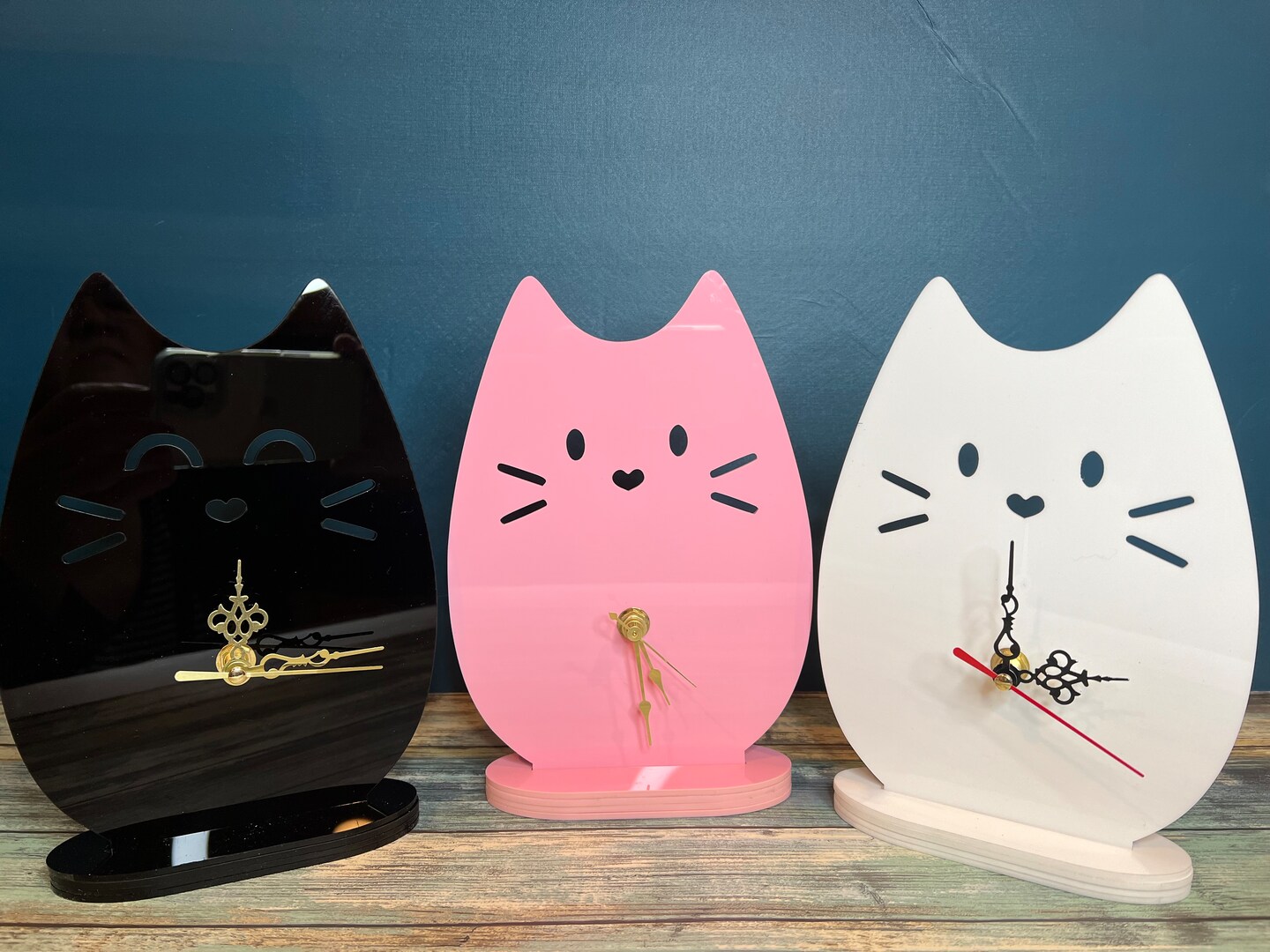 Cat desk clock, clock for cat lovers, desktop clock | MakerPlace by ...