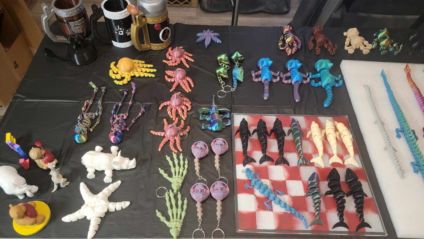 3D Printed Articulated Keychains | MakerPlace by Michaels