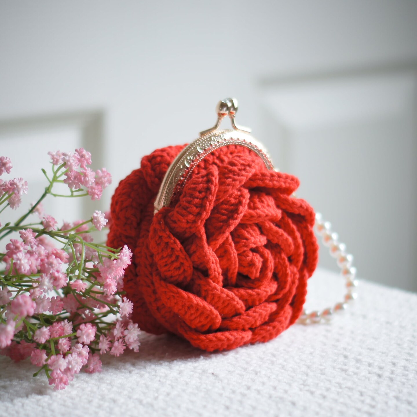 Small Red Rose Purse with Kiss Closure and Pearl Strap, Great for Lunch ...