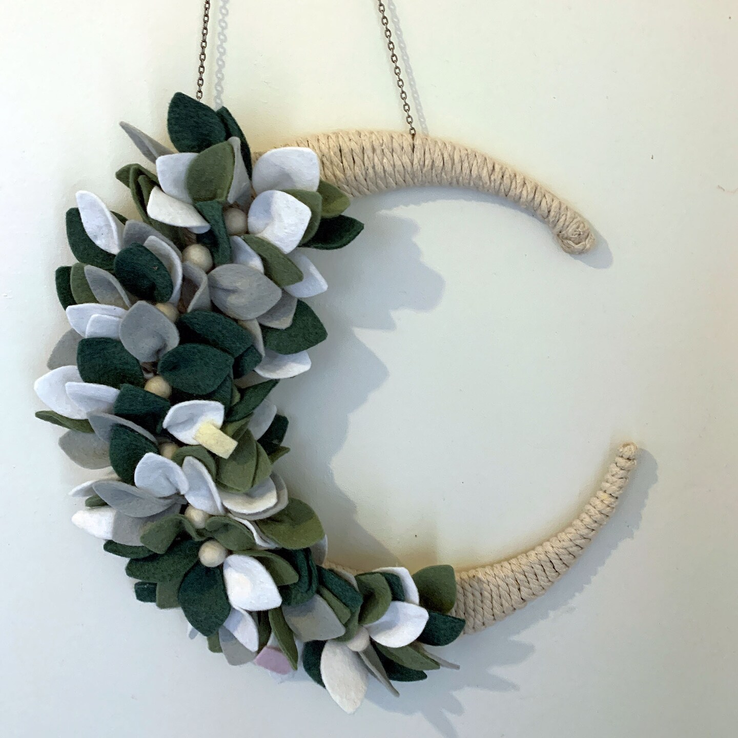 Minimalist Winter Felt Leaf Wreath, Crescent Moon Wreath, Winter Decor ...