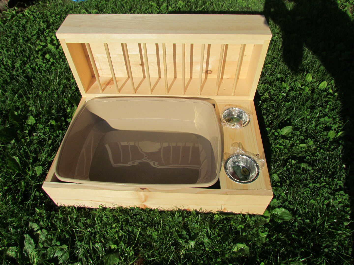 Large - Hop Box w. Side Bowls, Sifting Pan: Rabbit Hay Feeder and ...