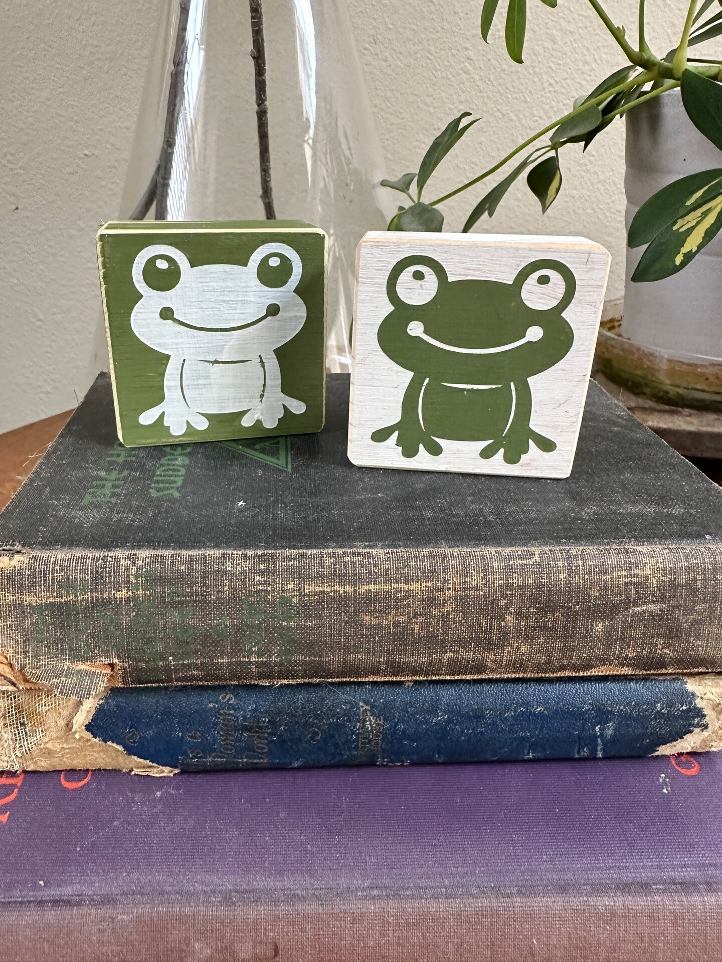 Small Frog wood sign, small sign, home decor, frog sign, frog, spring ...
