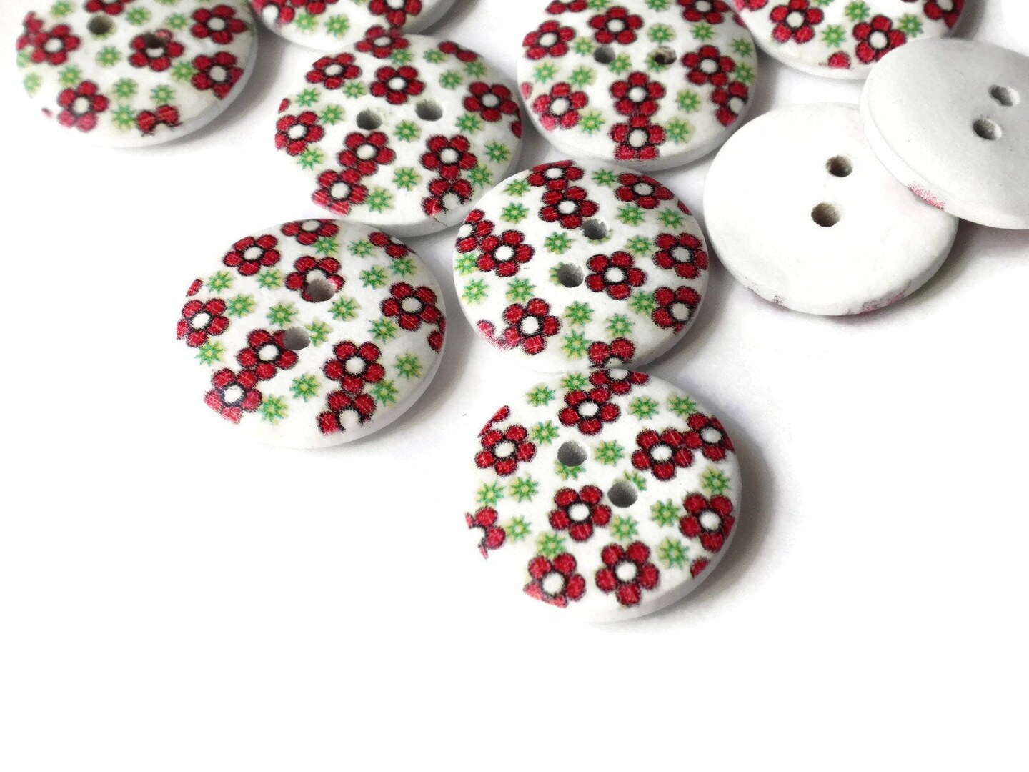 15 20mm Round Red Flower Wood Buttons White Two Hole Floral Patterned ...