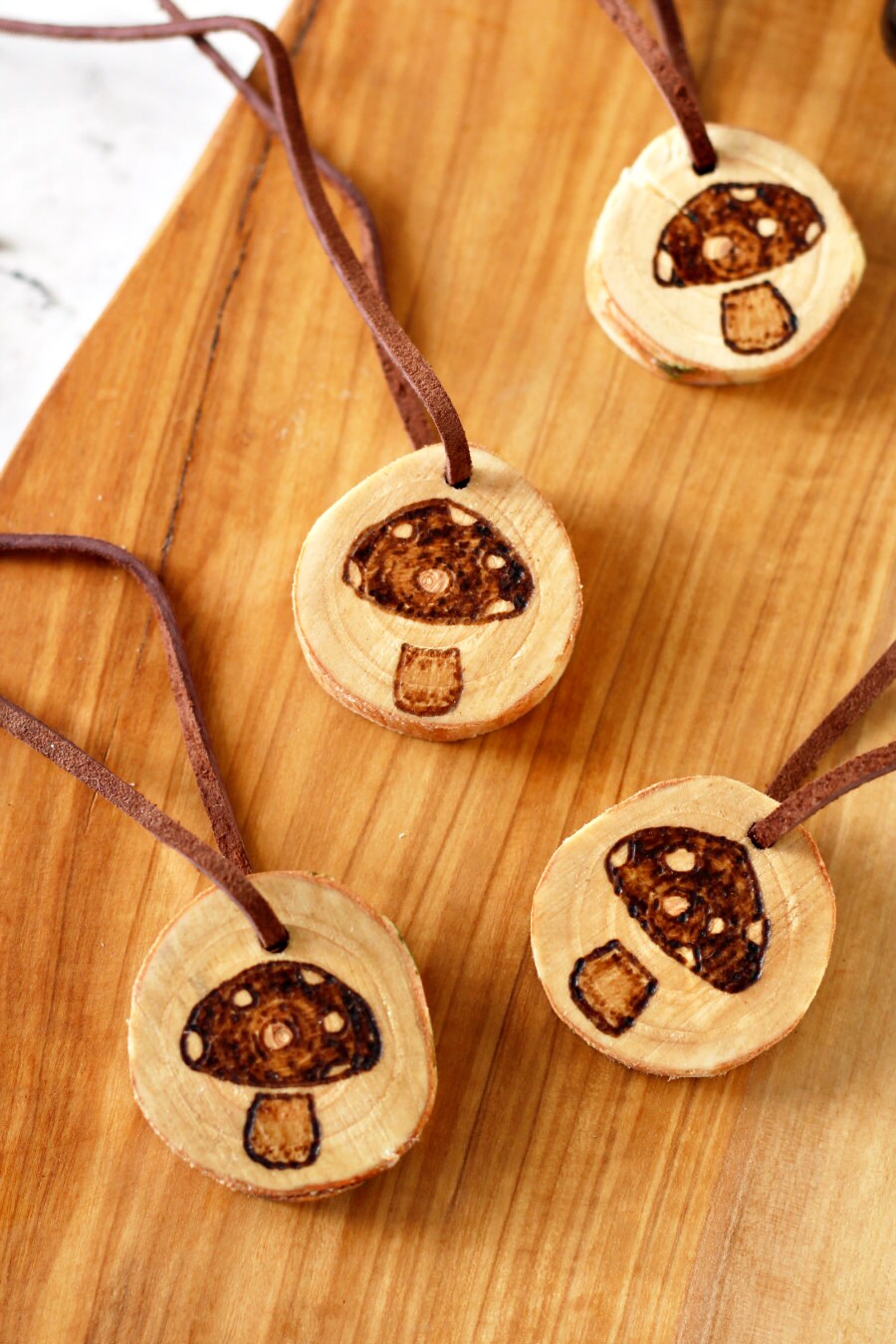Natural Wood Slice Reusable Hanging Car Air Freshener Diffuser ...
