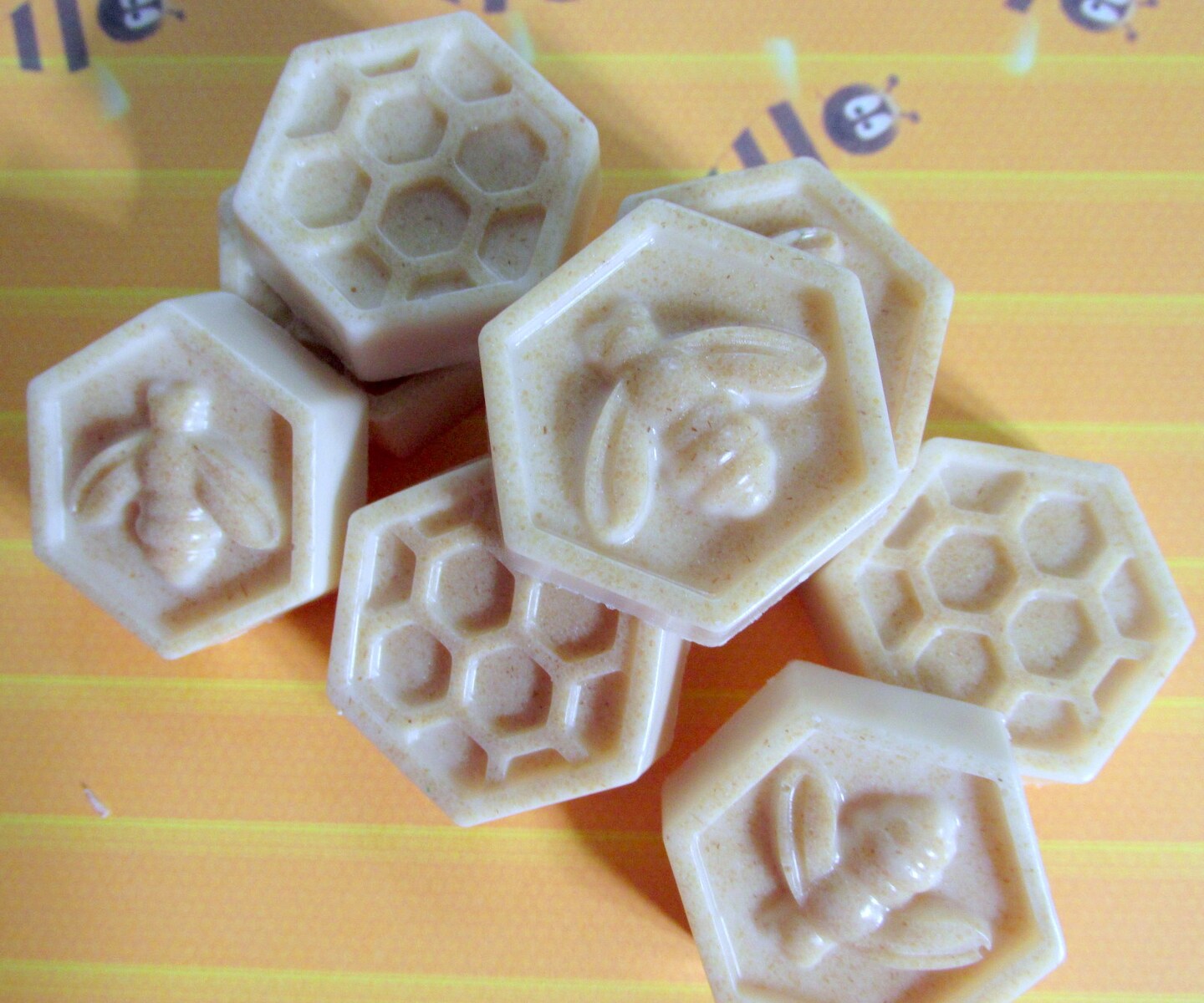 20 Honeybee soap favor, honeycomb soap, bridal shower, bee baby shower ...
