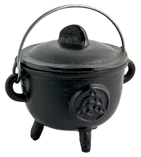 CAL23 Triquetra Cast Iron Cauldron with Lid - 5"H, 4.5"D | MakerPlace ...