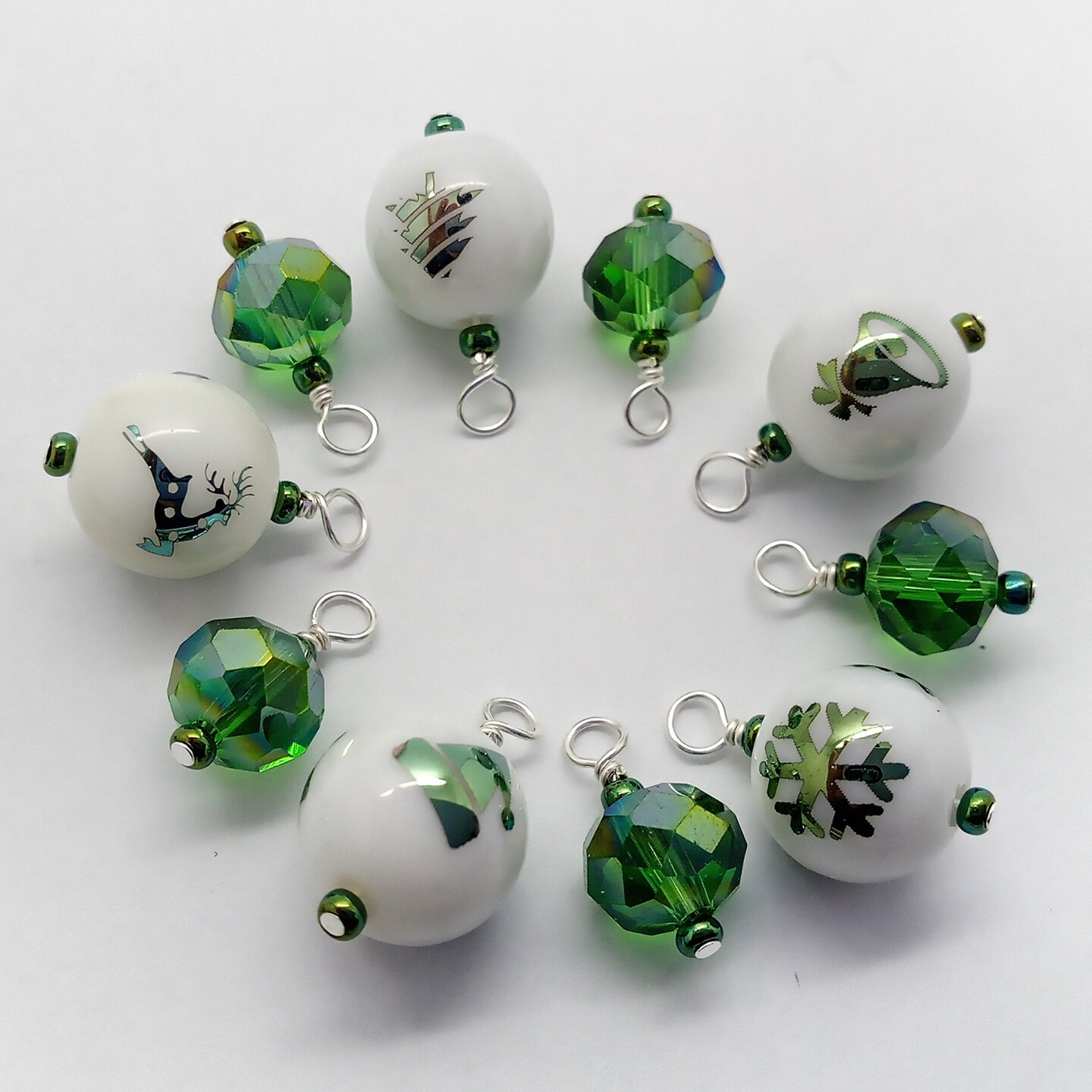 Christmas Themed Bead Charms, 20-piece set, Green Winter Icon Dangles ...