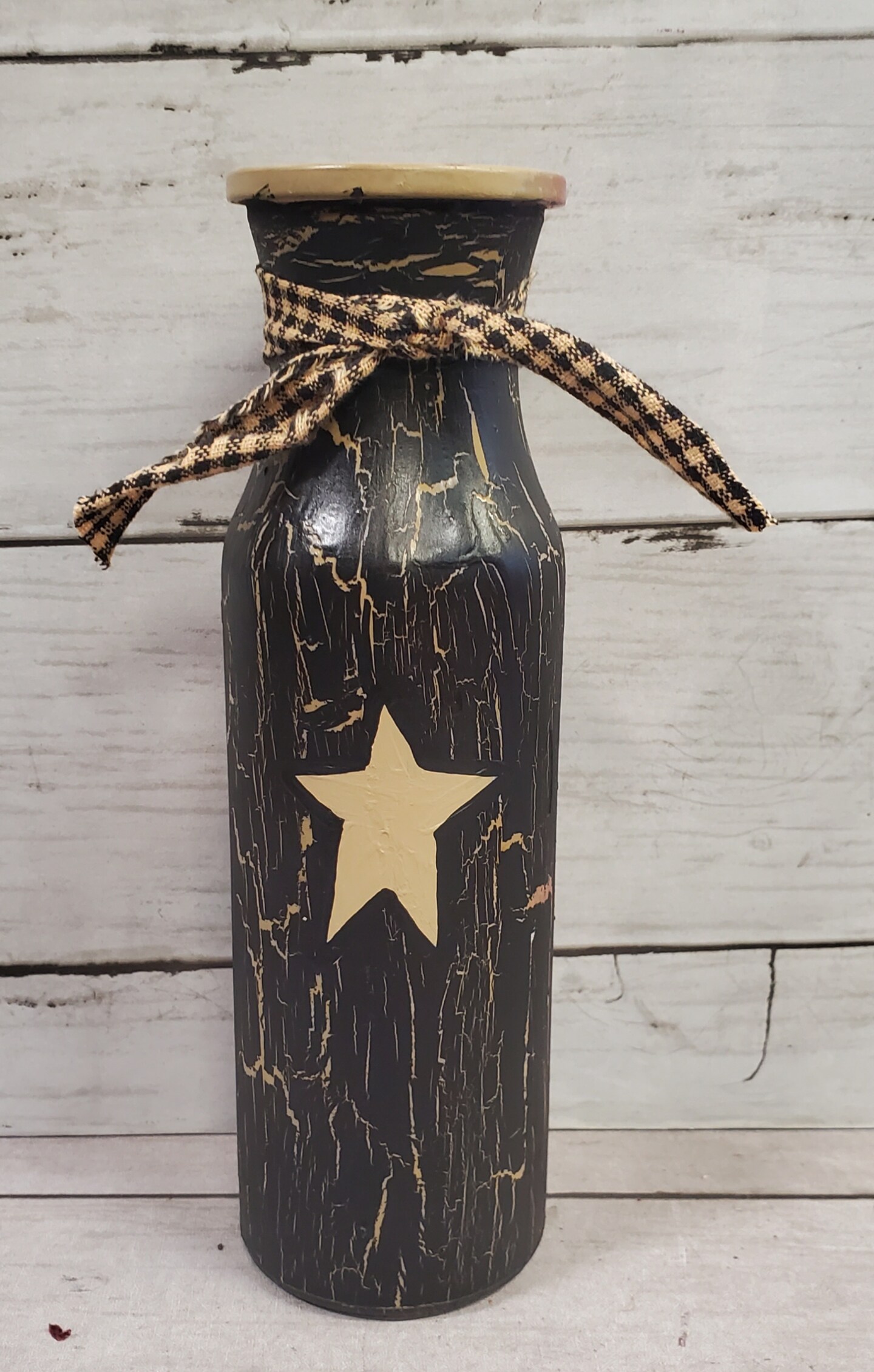 Primitive Vase Crackle Painted Black with Tan Star | MakerPlace by Michaels