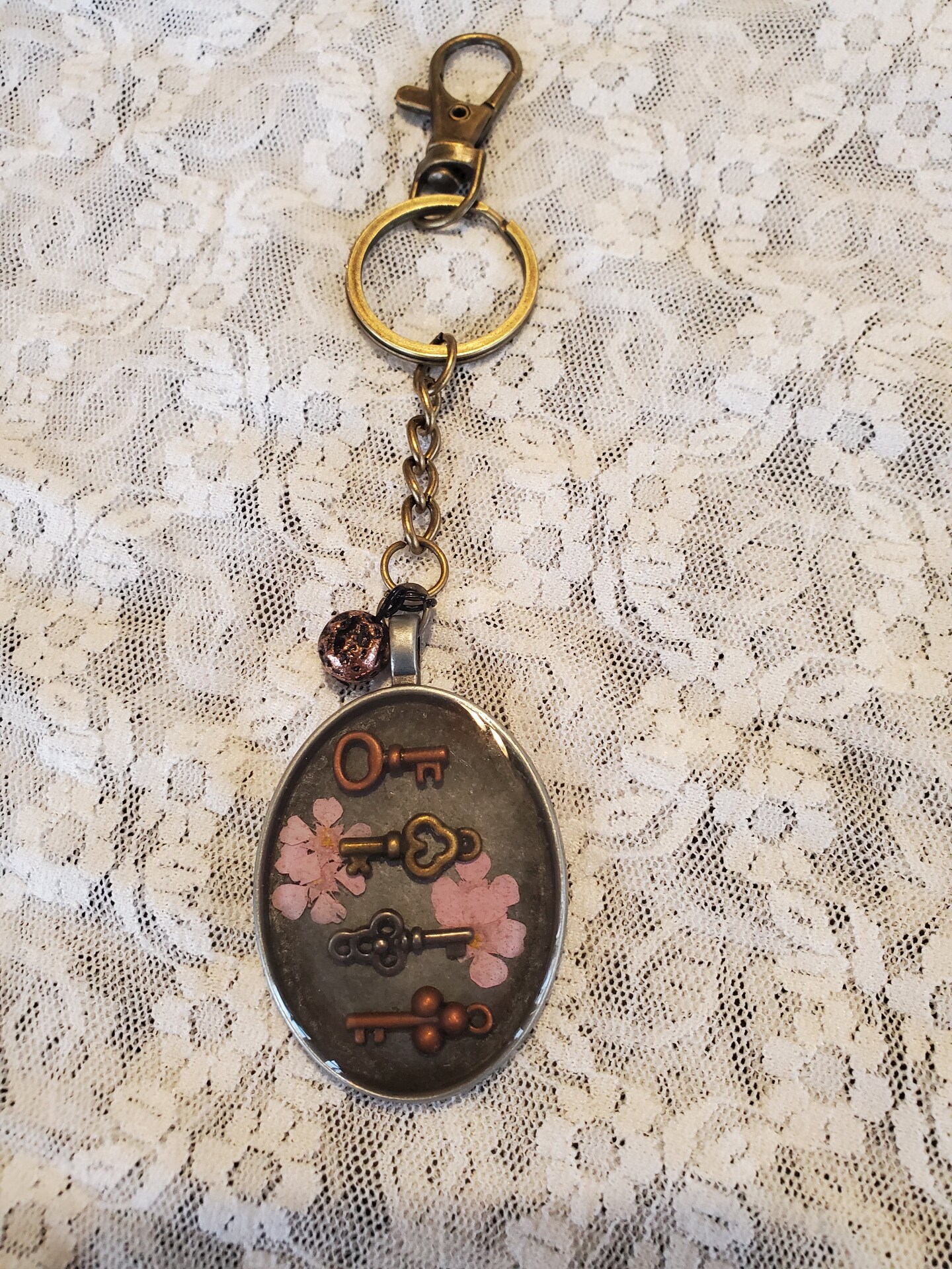 antique inspired inspired keychain with real dried flowers | MakerPlace ...