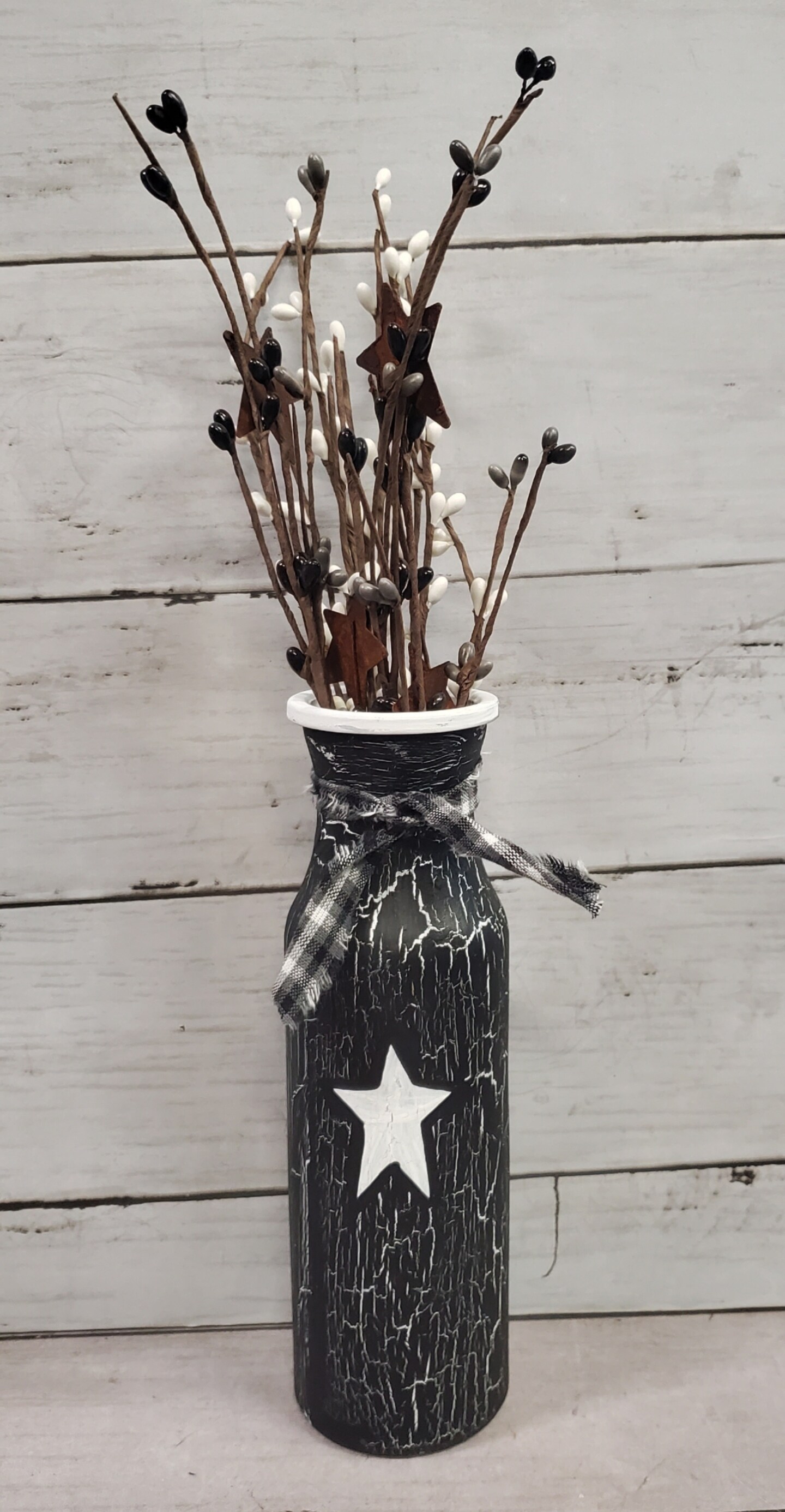 Primitive Vase Crackle Painted Black with White Star Pip Berry Spray ...