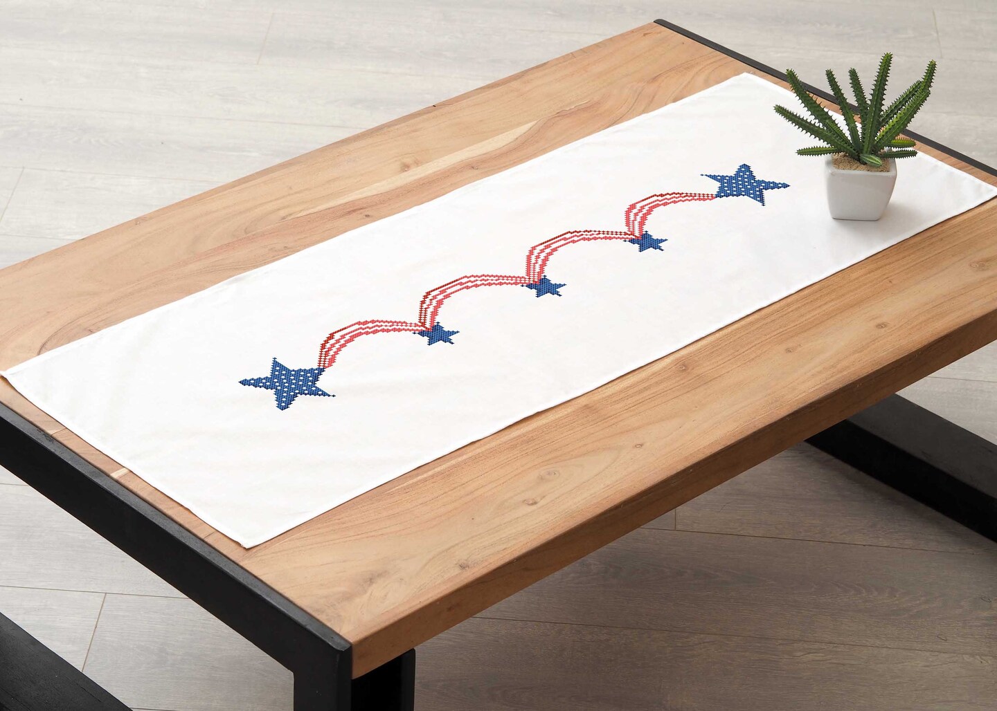 Leisure Arts Table Runner 15"x42" Patriotic, kitchen table runner ...