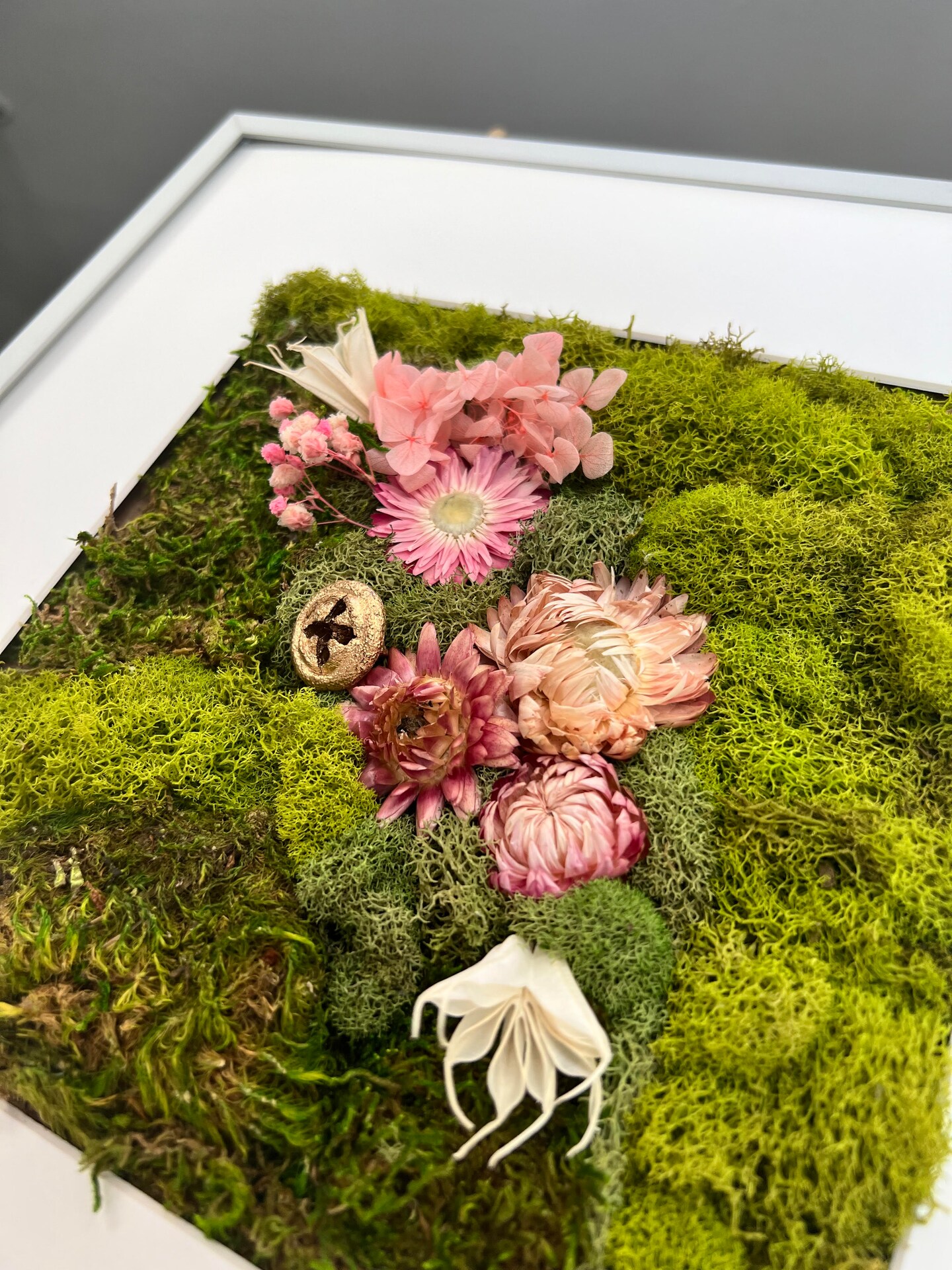 Botanical art, Moss Wall Art, floral Moss Frame, Vertical Garden ...