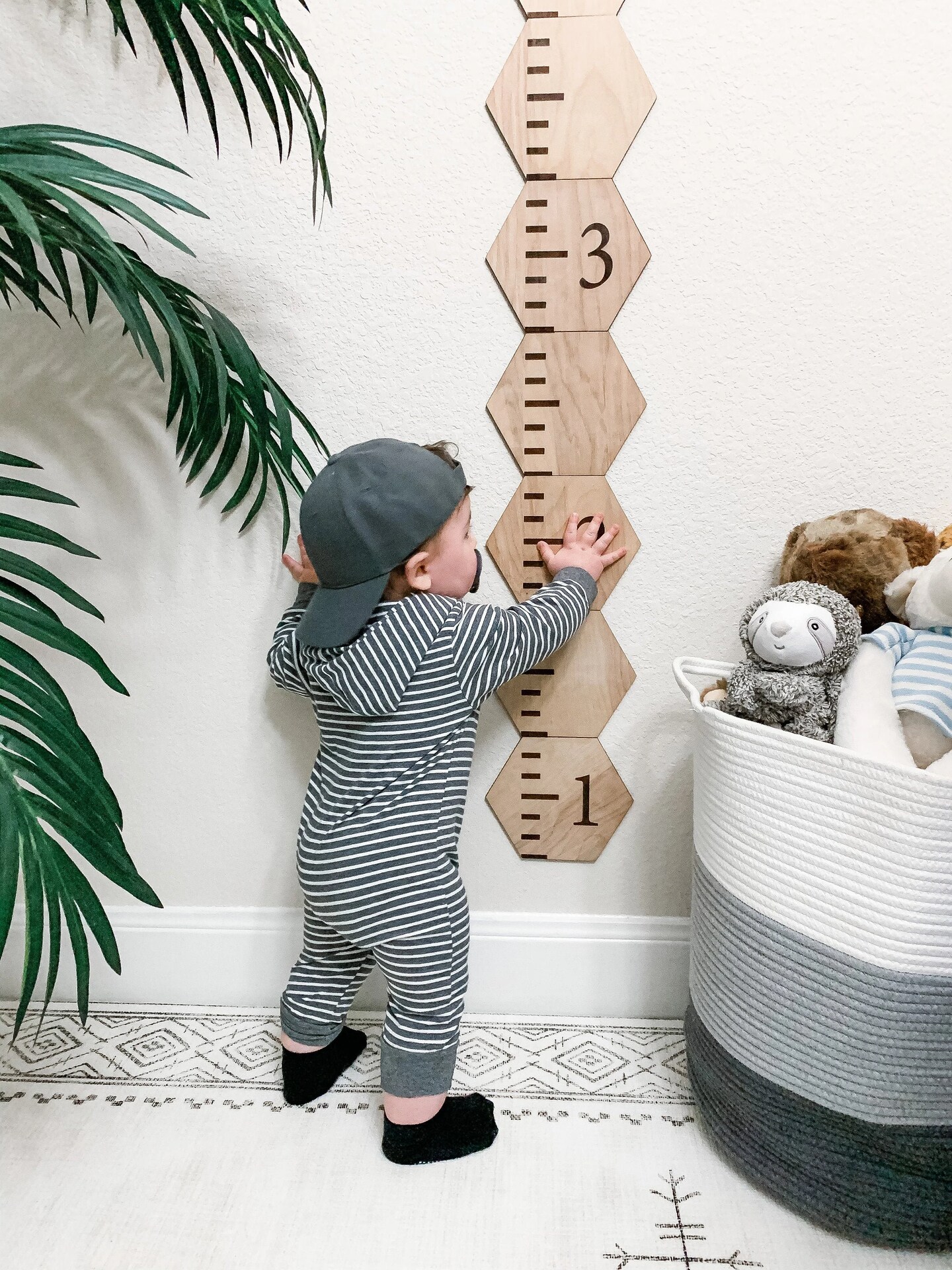 Wood Growth Chart - Hexagon Growth Chart - Growth Ruler - 1st Birthday ...