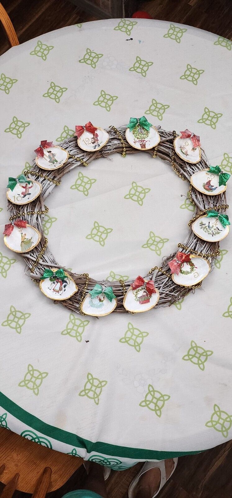 12 days of Christmas clam shell Wreath | MakerPlace by Michaels