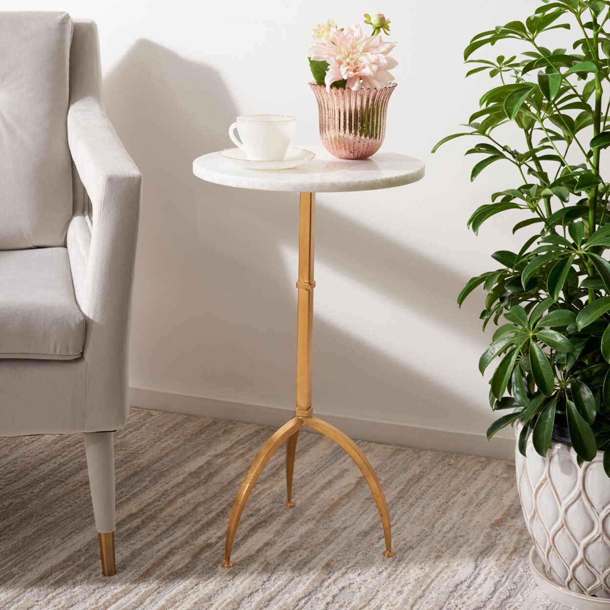 Safavieh Myrna Round Top Gold Leaf Accent Table Gold / White | Michaels