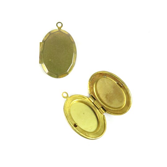 Vintage Brass Oval Locket With Faceted Edge (4x) (V514) | Michaels