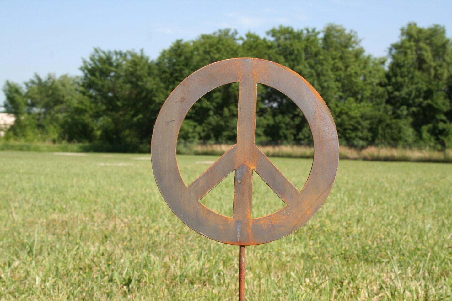 Metal Peace Sign Garden Stake or Stand 21 to 28 Inches Tall ...