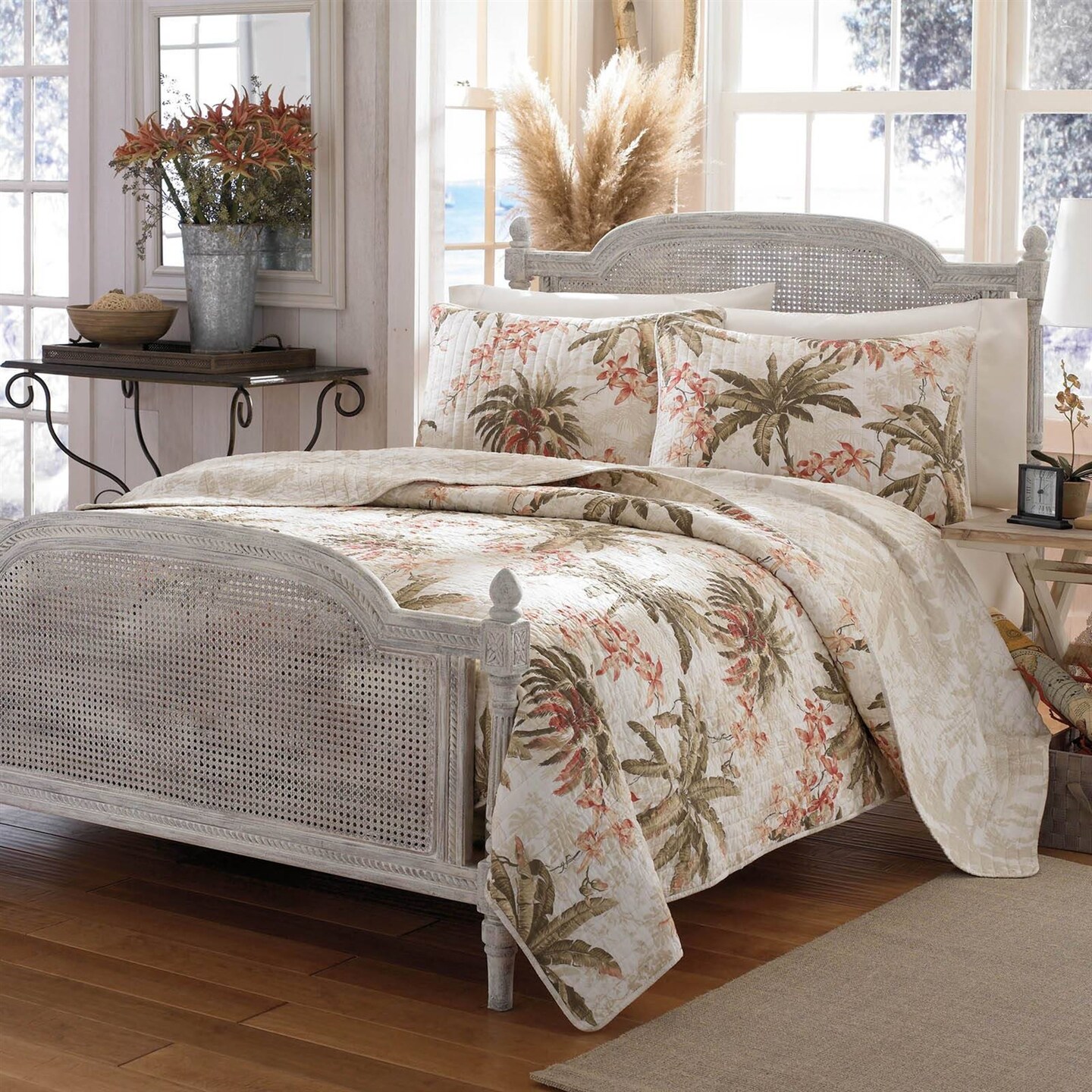 3 Piece Cotton Coastal Quilt Set with Palm Tree Pattern and Reversible ...
