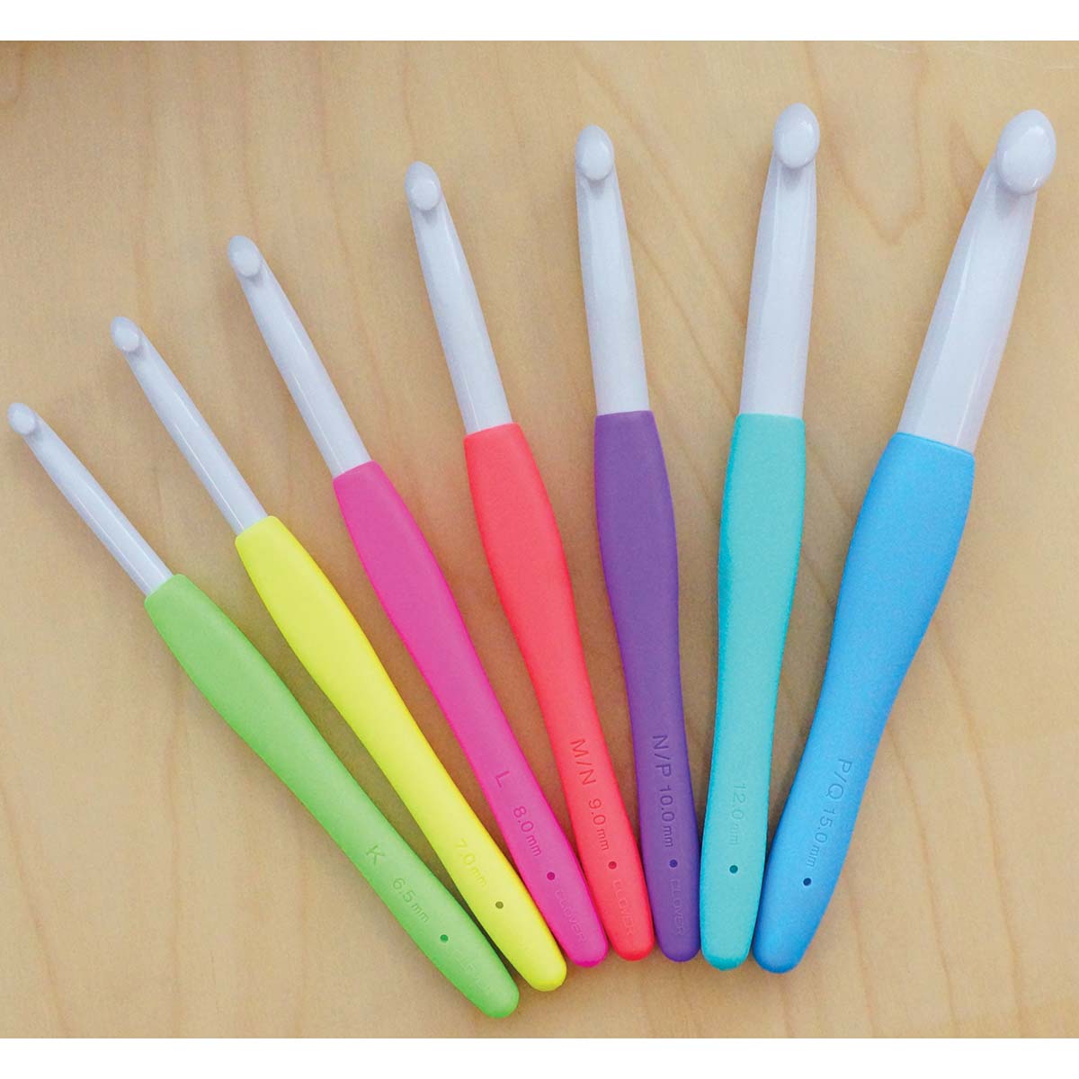 Clover Set of 7 Amour Jumbo Crochet Hooks | Michaels