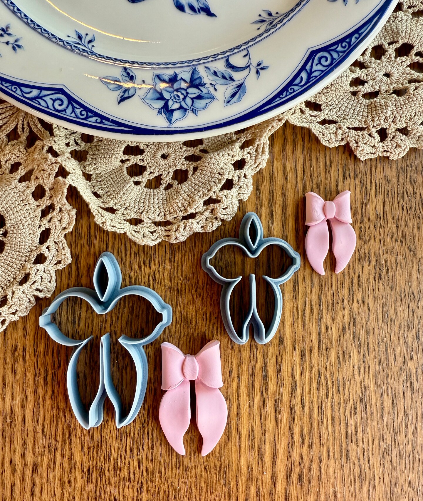 FLUFFY BOW | SPRING | CLAY CUTTERS, Model: LARGE 2in | Michaels