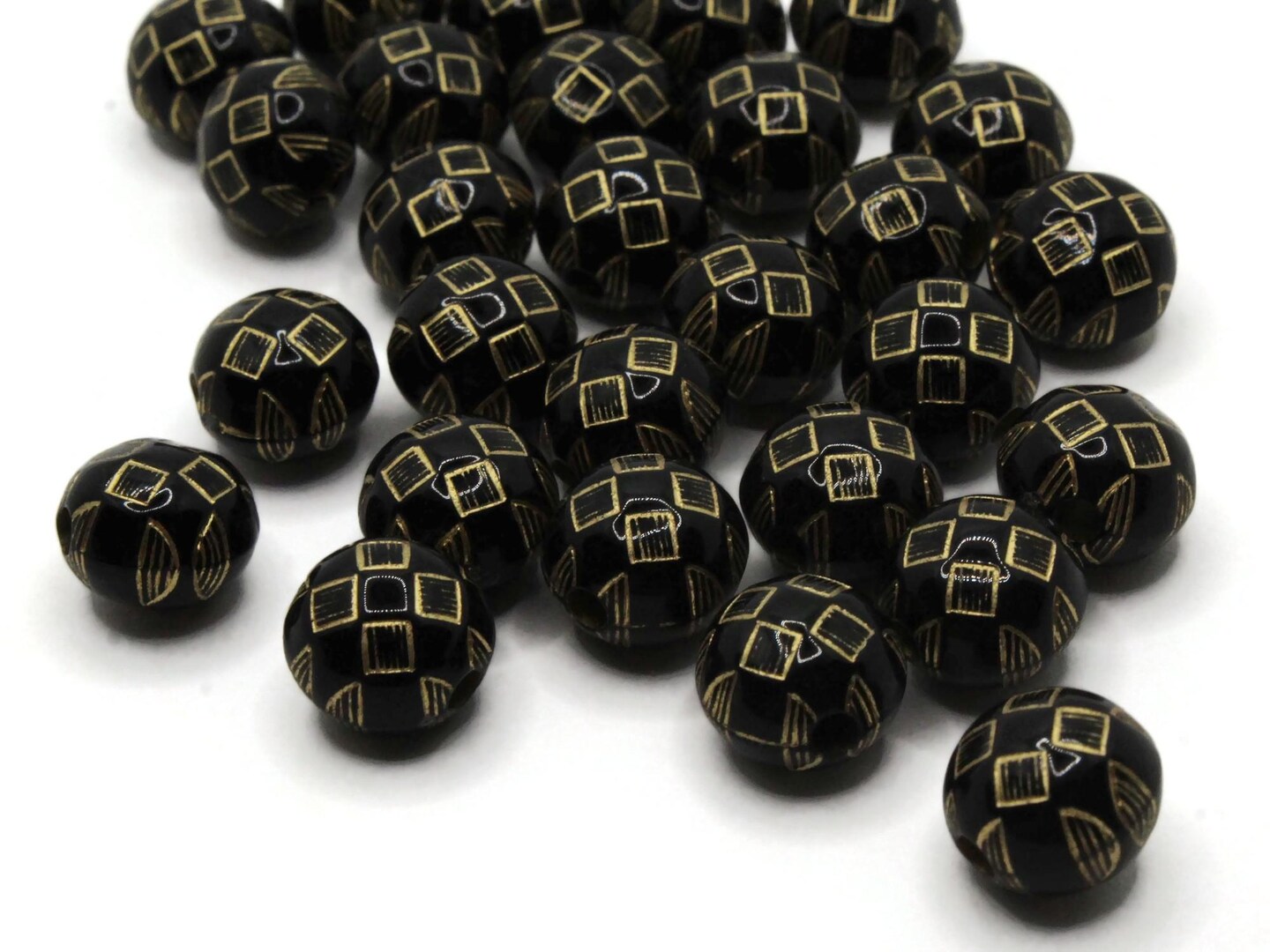 30 10mm Black Puffed Coin Plastic Beads with Gold Checkerboard Pattern ...