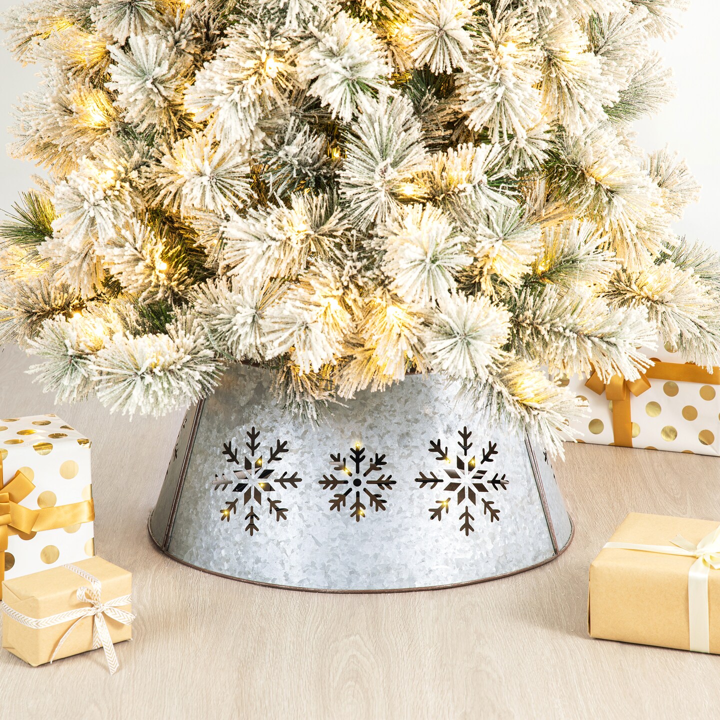 21.65"D/26"D Snowflake Diecut Metal Tree Collar with Light String ...
