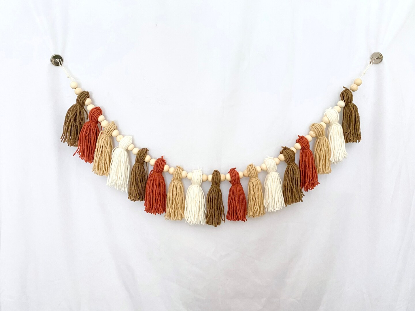Fall Yarn Tassel Garland, Neutral Autumn Tassel Wall Hanging, Safari ...