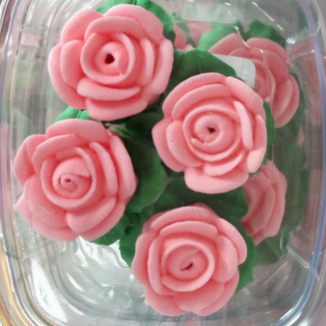 Edible Decorations Rose With Leaf 1in Pink 4-Count | Michaels