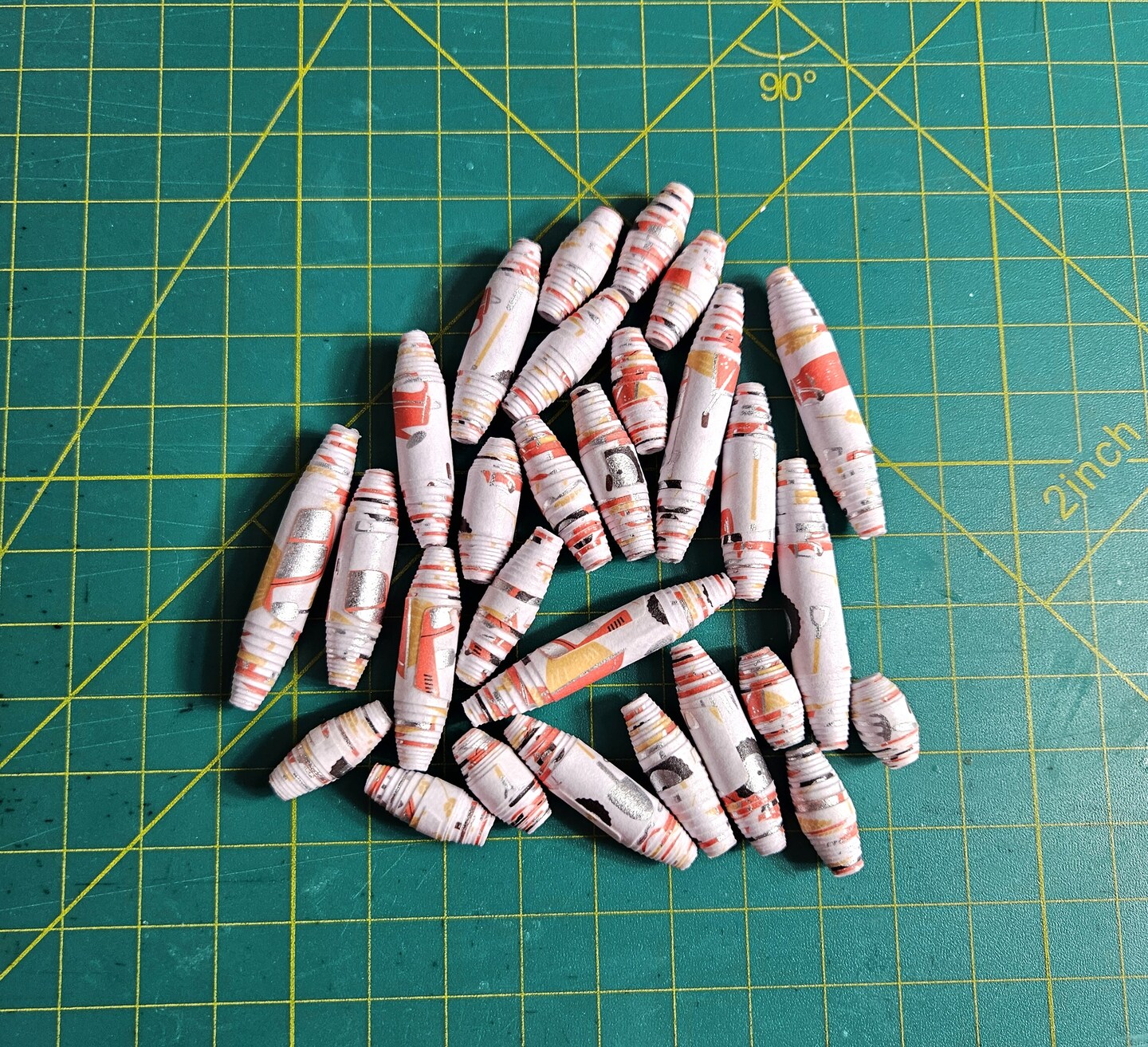Loose Rolled Paper Beads, 28 ct. Assorted Sizes for Jewelry Making ...