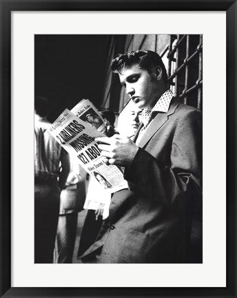 Framed Art Elvis Reading the Sunday Mirror - Iconic 24x18 Inch, Size ...
