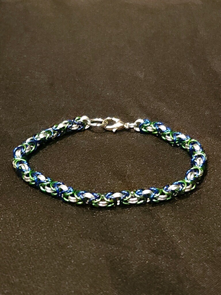 Dark Blue and Green chain mail bracelet (Byzantine Series) | MakerPlace ...