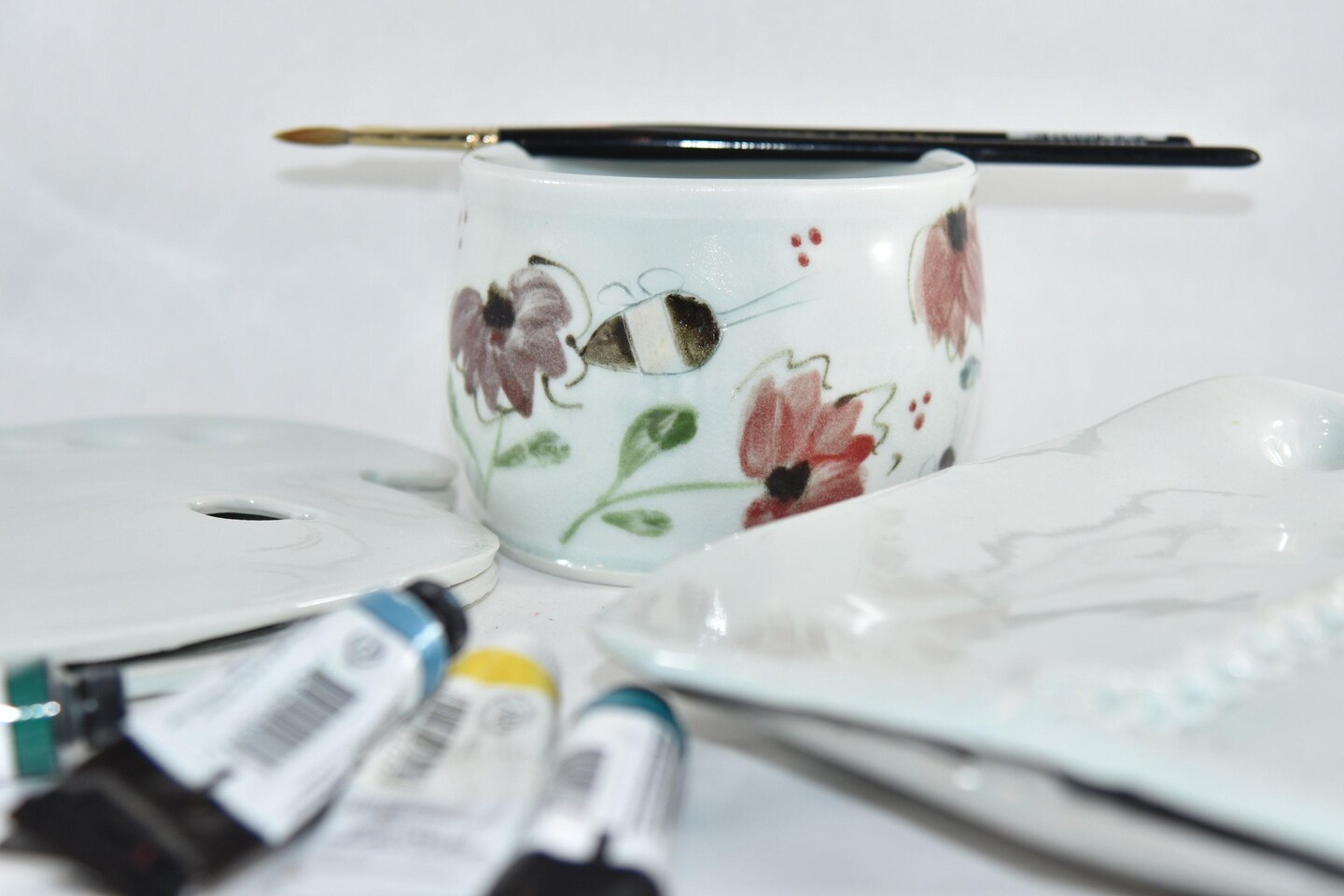 Painter's Watercolor Palette and Water Bowl. Artist Paintbrush Holder ...