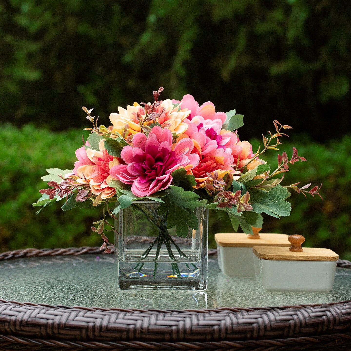 Mixed Artificial Daisy Floral Arrangements with Vase, Table ...